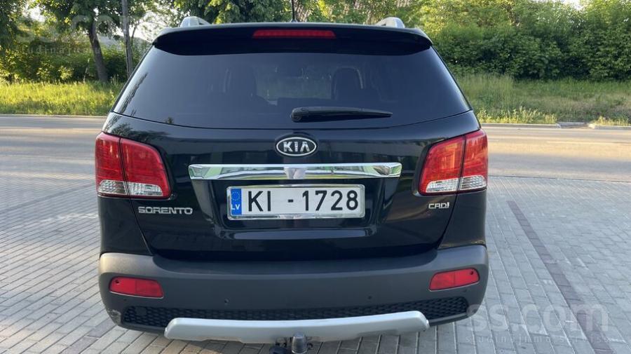 Melns Kia Sorento 2010 Rēzekne, ar dzinēja tilpumu 2.20 L un nobraukumu 272 tūkst. km par 7500 €, foto 9 vietnē AUTOMOTO.COM.LV