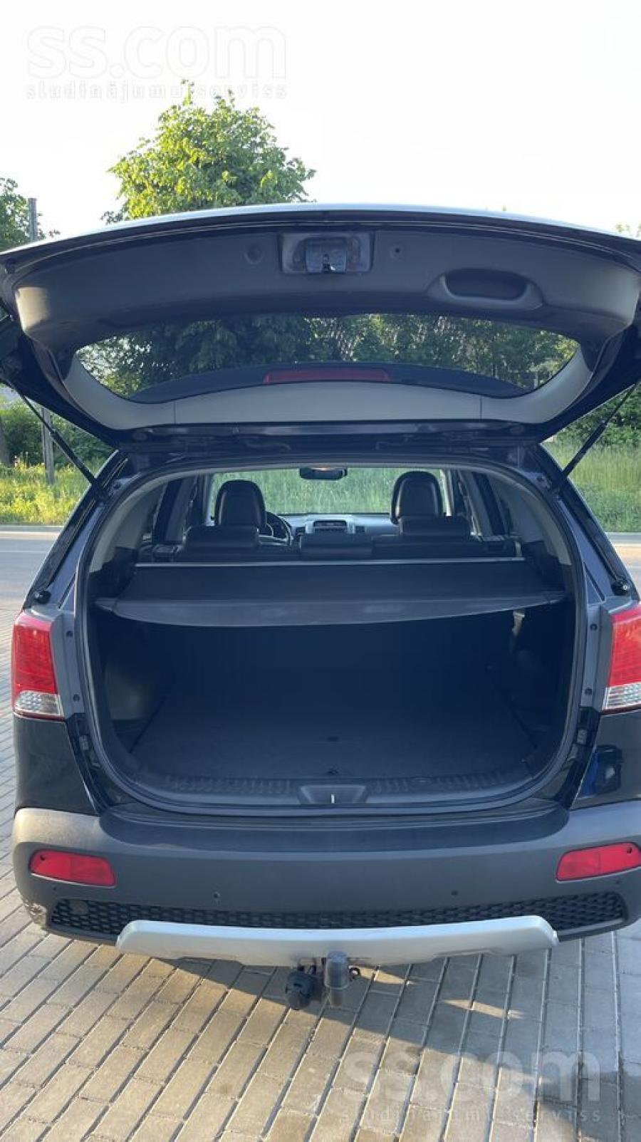 Melns Kia Sorento 2010 Rēzekne, ar dzinēja tilpumu 2.20 L un nobraukumu 272 tūkst. km par 7500 €, foto 18 vietnē AUTOMOTO.COM.LV