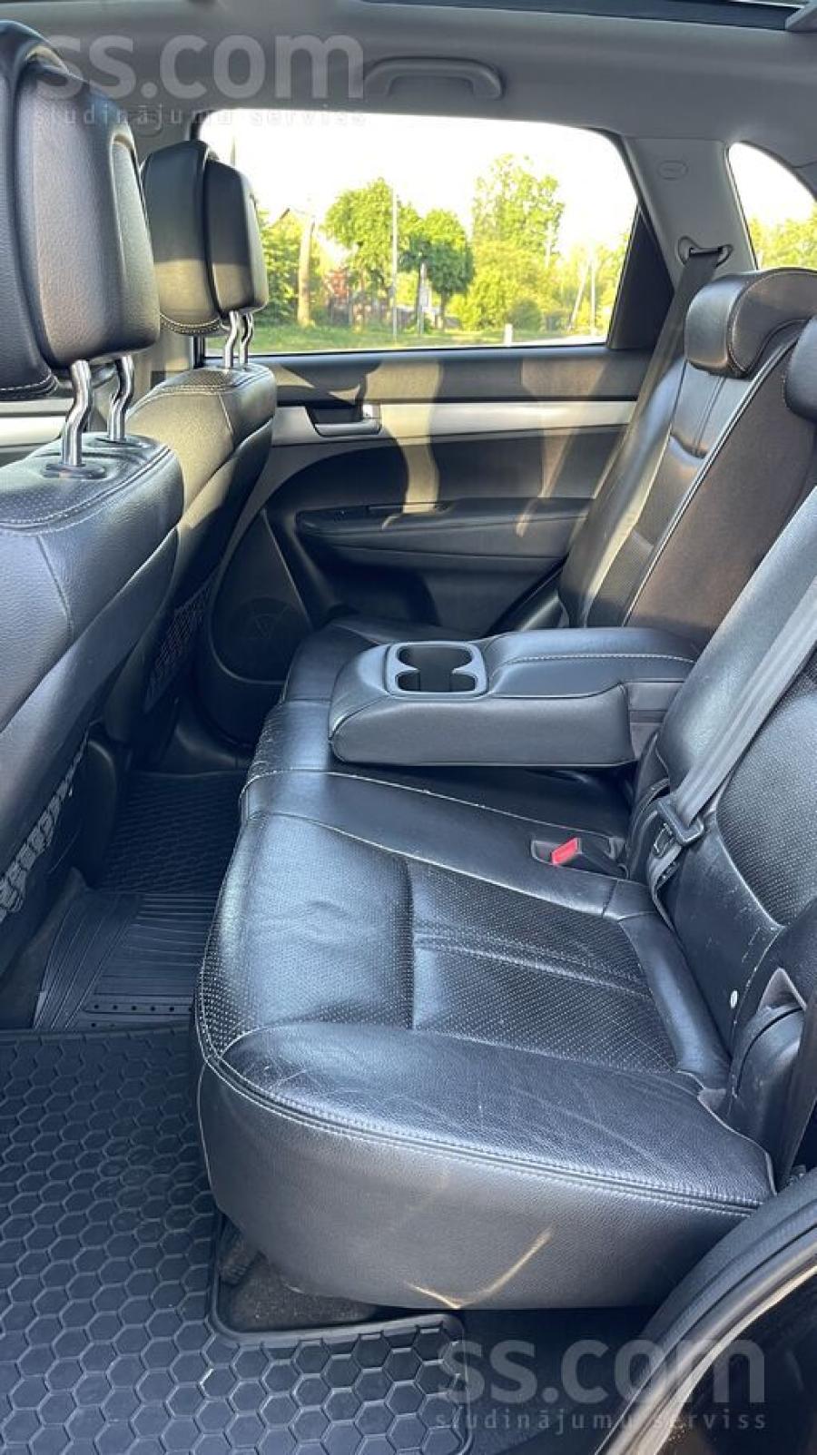 Melns Kia Sorento 2010 Rēzekne, ar dzinēja tilpumu 2.20 L un nobraukumu 272 tūkst. km par 7500 €, foto 19 vietnē AUTOMOTO.COM.LV