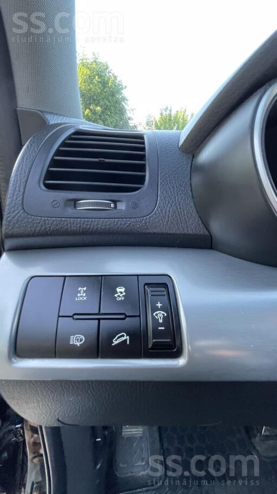 Melns Kia Sorento 2010 Rēzekne, ar dzinēja tilpumu 2.20 L un nobraukumu 272 tūkst. km par 7500 €, foto 26 vietnē AUTOMOTO.COM.LV