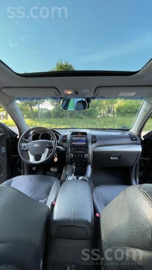 Melns Kia Sorento 2010 Rēzekne, ar dzinēja tilpumu 2.20 L un nobraukumu 272 tūkst. km par 7500 €, foto 31 vietnē AUTOMOTO.COM.LV