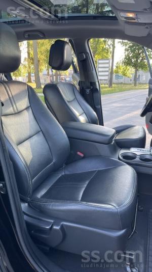Melns Kia Sorento 2010 Rēzekne, ar dzinēja tilpumu 2.20 L un nobraukumu 272 tūkst. km par 7500 €, foto 34 vietnē AUTOMOTO.COM.LV