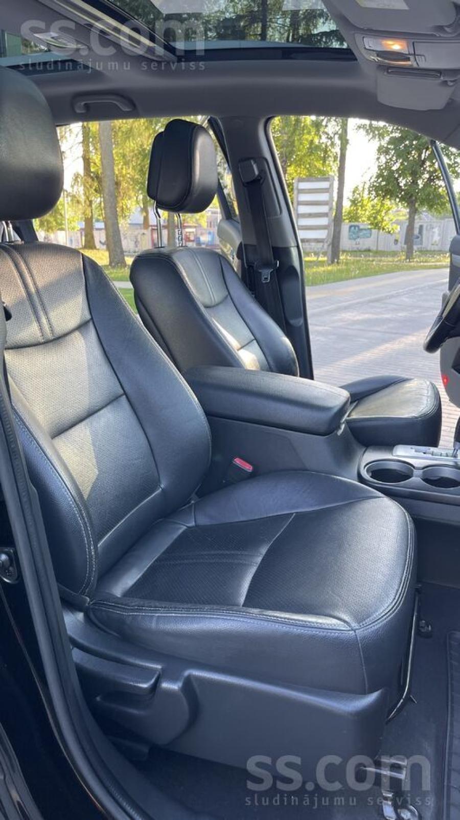 Melns Kia Sorento 2010 Rēzekne, ar dzinēja tilpumu 2.20 L un nobraukumu 272 tūkst. km par 7500 €, foto 34 vietnē AUTOMOTO.COM.LV