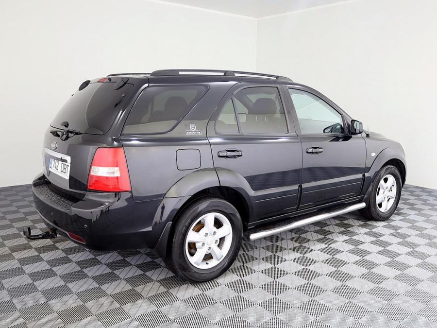 Melns Kia Sorento 2010 Tallina, ar dzinēja tilpumu 2.50 L un nobraukumu 227 tūkst. km par 3499 €, foto 12 vietnē AUTOMOTO.COM.LV