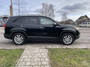 Melns Kia Sorento 2011 Marijampole, ar dzinēja tilpumu 2.20 L un nobraukumu 234 tūkst. km par 7700 €, foto 2 vietnē AUTOMOTO.COM.LV