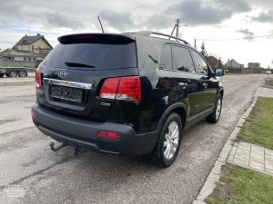 Melns Kia Sorento 2011 Marijampole, ar dzinēja tilpumu 2.20 L un nobraukumu 234 tūkst. km par 7700 €, foto 6 vietnē AUTOMOTO.COM.LV
