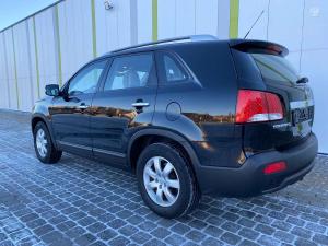 Black Kia Sorento 2011 in Raseiniai, with an engine capacity of 2.00 L and mileage of 246 thousand km for 5300 €, photo 7 on AUTOMOTO.COM.LV