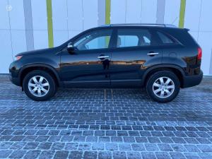 Black Kia Sorento 2011 in Raseiniai, with an engine capacity of 2.00 L and mileage of 246 thousand km for 5300 €, photo 8 on AUTOMOTO.COM.LV