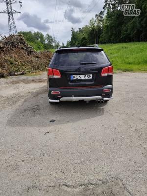 Black Kia Sorento 2011 in Kaunas, with an engine capacity of 2.20 L and mileage of 260 thousand km for 6800 €, photo 6 on AUTOMOTO.COM.LV