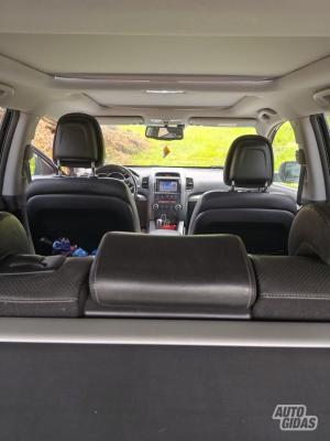 Black Kia Sorento 2011 in Kaunas, with an engine capacity of 2.20 L and mileage of 260 thousand km for 6800 €, photo 9 on AUTOMOTO.COM.LV