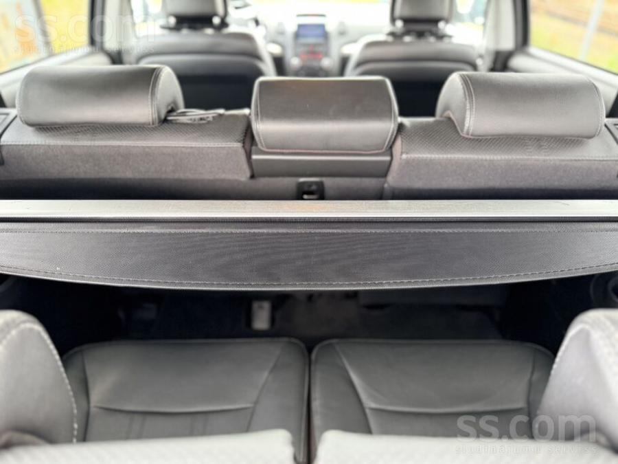 Melns Kia Sorento 2011 Rīga, ar dzinēja tilpumu 2.20 L un nobraukumu 197 tūkst. km par 8995 €, foto 8 vietnē AUTOMOTO.COM.LV
