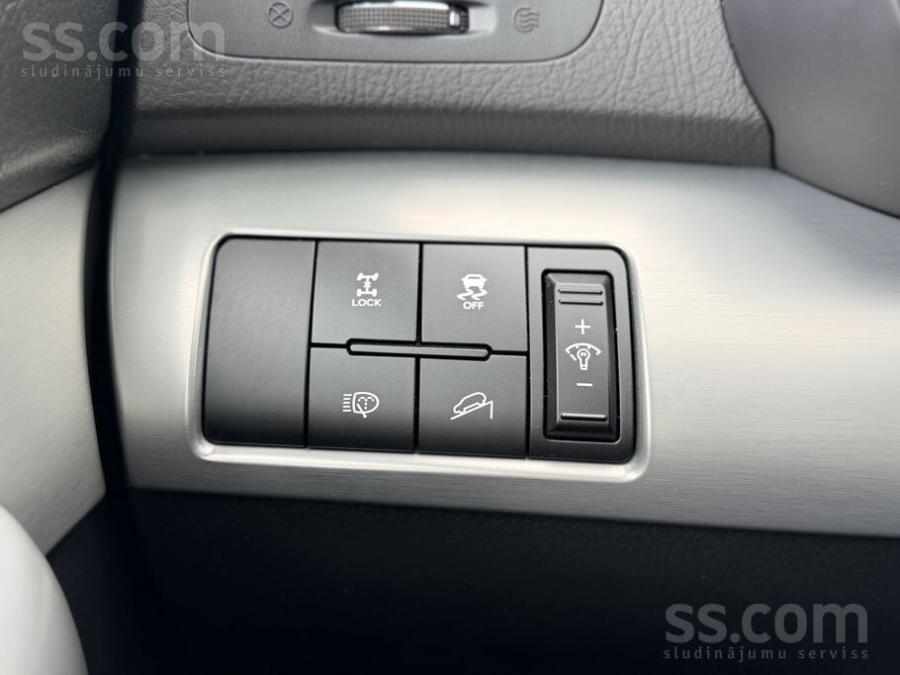 Melns Kia Sorento 2011 Rīga, ar dzinēja tilpumu 2.20 L un nobraukumu 197 tūkst. km par 8995 €, foto 14 vietnē AUTOMOTO.COM.LV
