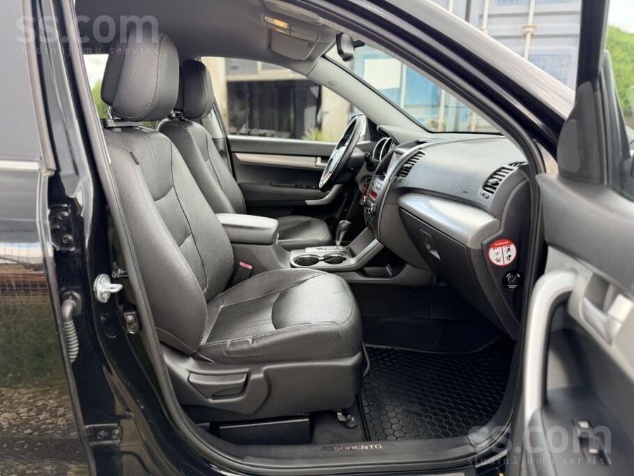 Melns Kia Sorento 2011 Rīga, ar dzinēja tilpumu 2.20 L un nobraukumu 197 tūkst. km par 8995 €, foto 20 vietnē AUTOMOTO.COM.LV