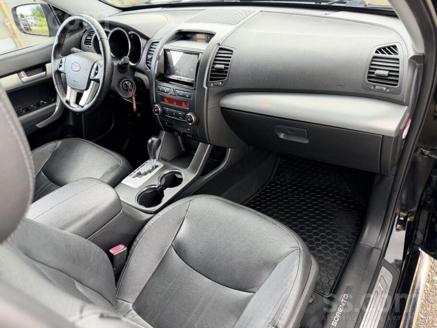Melns Kia Sorento 2011 Rīga, ar dzinēja tilpumu 2.20 L un nobraukumu 197 tūkst. km par 8995 €, foto 21 vietnē AUTOMOTO.COM.LV