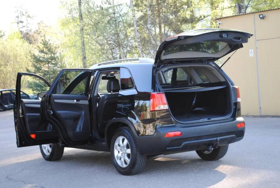 Melns Kia Sorento 2011 Rīga, ar dzinēja tilpumu 2.20 L un nobraukumu 238 tūkst. km par 5690 €, foto 10 vietnē AUTOMOTO.COM.LV