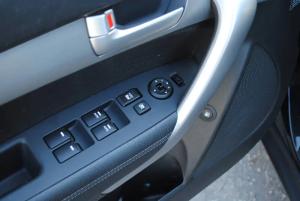 Melns Kia Sorento 2011 Rīga, ar dzinēja tilpumu 2.20 L un nobraukumu 238 tūkst. km par 5690 €, foto 21 vietnē AUTOMOTO.COM.LV