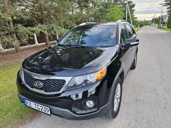 Melns Kia Sorento 2011 Mažeikiai, ar dzinēja tilpumu 2.20 L un nobraukumu 257 tūkst. km par 5450 €, foto 3 vietnē AUTOMOTO.COM.LV