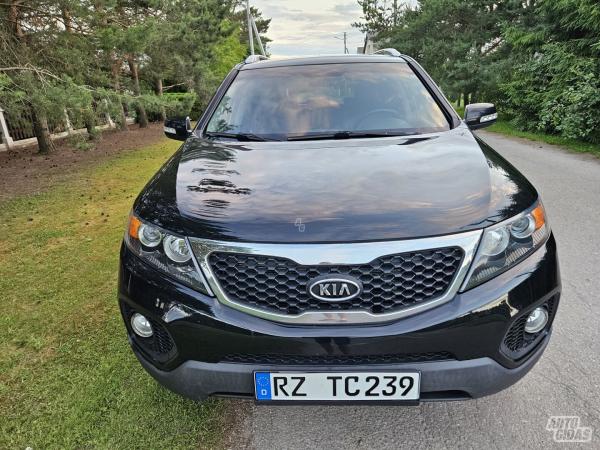 Melns Kia Sorento 2011 Mažeikiai, ar dzinēja tilpumu 2.20 L un nobraukumu 257 tūkst. km par 5450 €, foto 4 vietnē AUTOMOTO.COM.LV