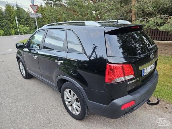 Melns Kia Sorento 2011 Mažeikiai, ar dzinēja tilpumu 2.20 L un nobraukumu 257 tūkst. km par 5450 €, foto 9 vietnē AUTOMOTO.COM.LV