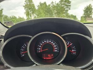 Black Kia Sorento 2011 in Utena, with an engine capacity of 2.20 L and mileage of 263 thousand km for 5950 €, photo 11 on AUTOMOTO.COM.LV