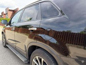 Black Kia Sorento 2011 in Vilnius, with an engine capacity of 2.20 L and mileage of 320 thousand km for 3800 €, photo 9 on AUTOMOTO.COM.LV