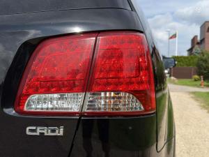 Black Kia Sorento 2011 in Vilnius, with an engine capacity of 2.20 L and mileage of 320 thousand km for 3800 €, photo 15 on AUTOMOTO.COM.LV