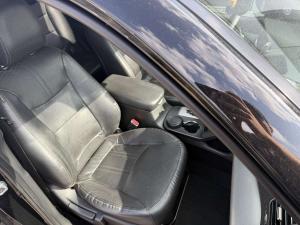 Black Kia Sorento 2011 in Vilnius, with an engine capacity of 2.20 L and mileage of 320 thousand km for 3800 €, photo 30 on AUTOMOTO.COM.LV