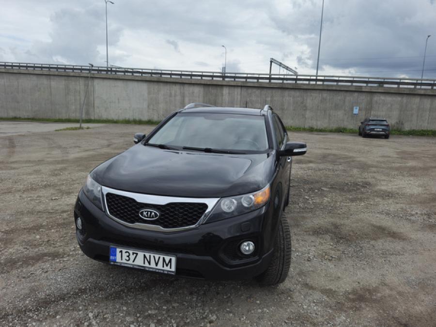 Melns Kia Sorento 2011 Tallina, ar dzinēja tilpumu 2.20 L un nobraukumu 197 tūkst. km par 6500 €, foto 1 vietnē AUTOMOTO.COM.LV