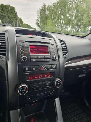 Melns Kia Sorento 2011 Utena, ar dzinēja tilpumu 2.20 L un nobraukumu 267 tūkst. km par 5950 €, foto 15 vietnē AUTOMOTO.COM.LV