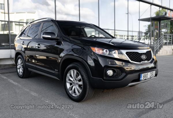 Black Kia Sorento 2011 in Tallinn, with an engine capacity of 2.20 L and mileage of 347 thousand km for 4999 €, photo 1 on AUTOMOTO.COM.LV