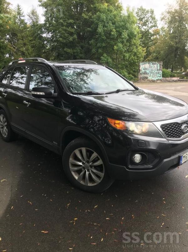 Melns Kia Sorento 2011 Jūrmala, ar dzinēja tilpumu 2.20 L un nobraukumu 320 tūkst. km par 6500 €, foto 1 vietnē AUTOMOTO.COM.LV