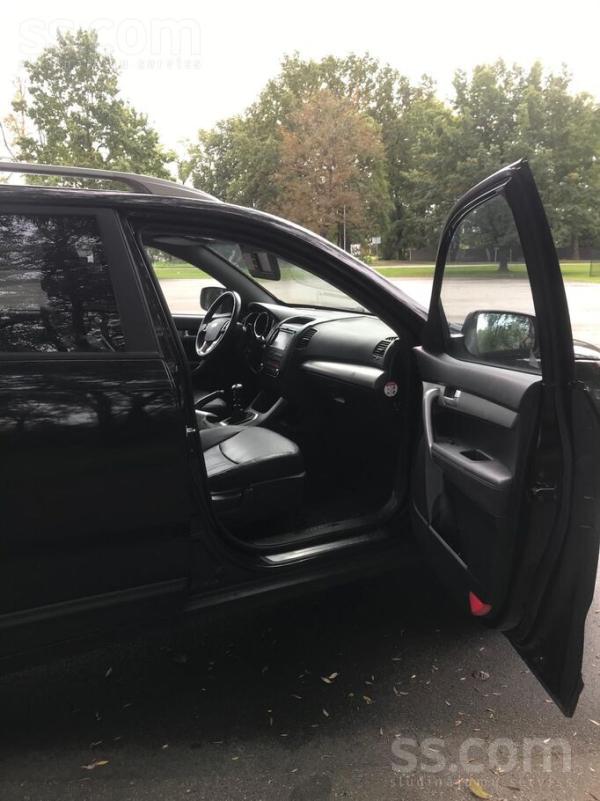 Melns Kia Sorento 2011 Jūrmala, ar dzinēja tilpumu 2.20 L un nobraukumu 320 tūkst. km par 6500 €, foto 9 vietnē AUTOMOTO.COM.LV