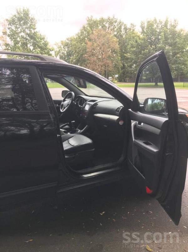 Melns Kia Sorento 2011 Jūrmala, ar dzinēja tilpumu 2.20 L un nobraukumu 320 tūkst. km par 6500 €, foto 10 vietnē AUTOMOTO.COM.LV