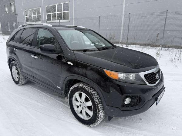 Melns Kia Sorento 2012 Viļņa, ar dzinēja tilpumu 2.20 L un nobraukumu 271 tūkst. km par 4500 €, foto 3 vietnē AUTOMOTO.COM.LV