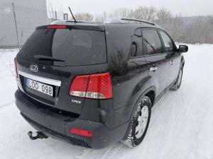 Black Kia Sorento 2012 in Vilnius, with an engine capacity of 2.20 L and mileage of 271 thousand km for 4500 €, photo 5 on AUTOMOTO.COM.LV