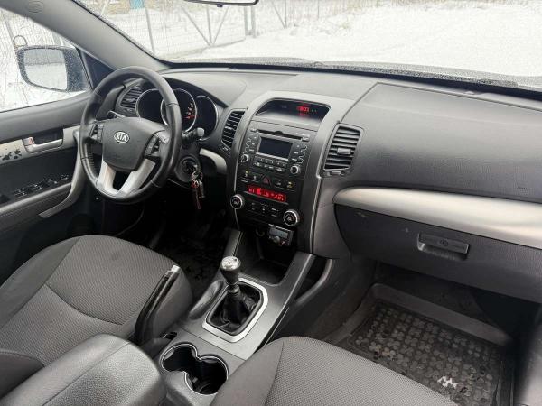 Melns Kia Sorento 2012 Viļņa, ar dzinēja tilpumu 2.20 L un nobraukumu 271 tūkst. km par 4500 €, foto 10 vietnē AUTOMOTO.COM.LV