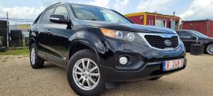 Black Kia Sorento 2012 in Riga, with an engine capacity of 2.20 L and mileage of 231 thousand km for 9200 €, photo 3 on AUTOMOTO.COM.LV