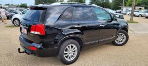 Black Kia Sorento 2012 in Riga, with an engine capacity of 2.20 L and mileage of 231 thousand km for 9200 €, photo 5 on AUTOMOTO.COM.LV
