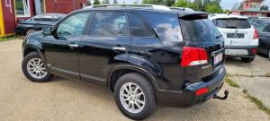 Black Kia Sorento 2012 in Riga, with an engine capacity of 2.20 L and mileage of 231 thousand km for 9200 €, photo 11 on AUTOMOTO.COM.LV