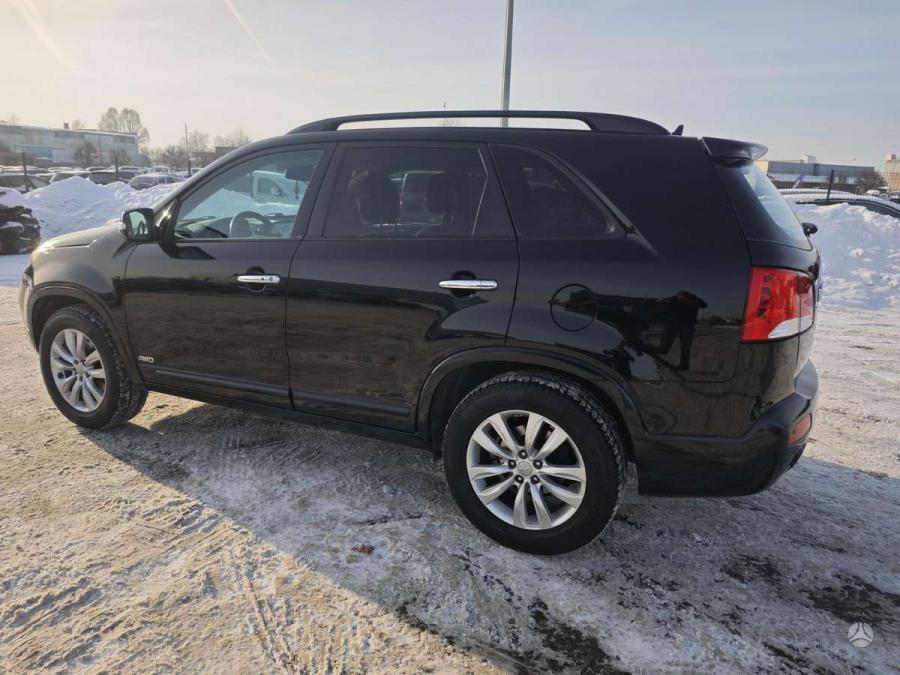 Melns Kia Sorento 2013 Marijampole, ar dzinēja tilpumu 2.20 L un nobraukumu 225 tūkst. km par 6950 €, foto 3 vietnē AUTOMOTO.COM.LV