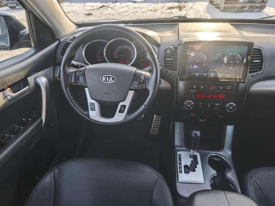 Melns Kia Sorento 2013 Marijampole, ar dzinēja tilpumu 2.20 L un nobraukumu 225 tūkst. km par 6950 €, foto 12 vietnē AUTOMOTO.COM.LV