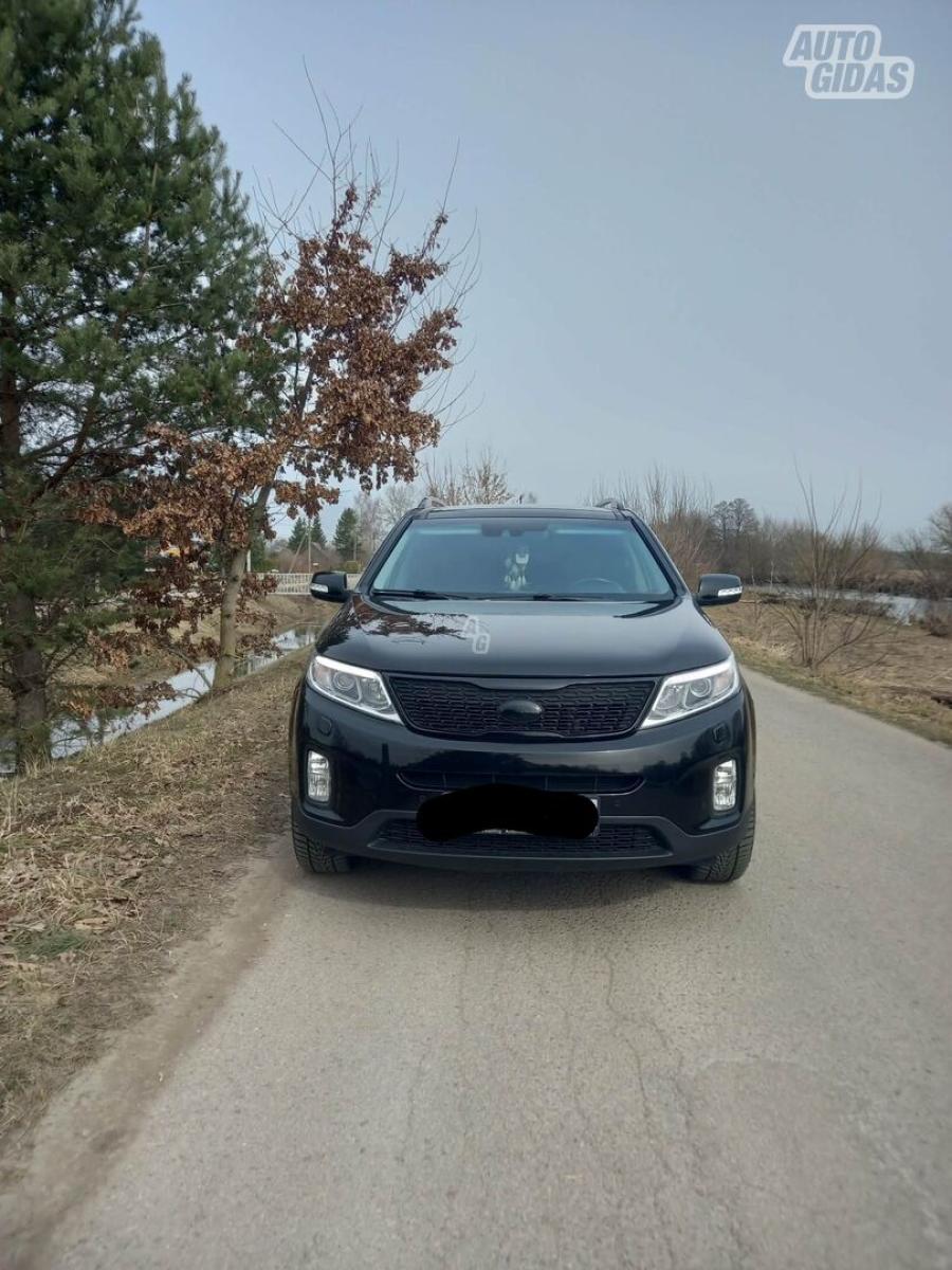 Black Kia Sorento 2013 in Panevezys, with an engine capacity of 2.20 L and mileage of 265 thousand km for 11000 €, photo 3 on AUTOMOTO.COM.LV