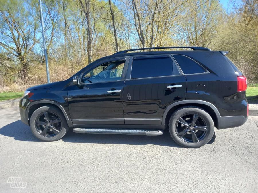 Melns Kia Sorento 2013 Panevēža, ar dzinēja tilpumu 2.20 L un nobraukumu 265 tūkst. km par 9100 €, foto 6 vietnē AUTOMOTO.COM.LV