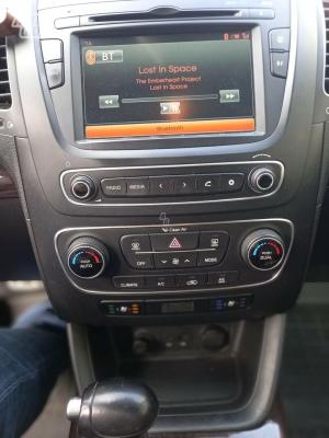 Melns Kia Sorento 2013 Panevēža, ar dzinēja tilpumu 2.20 L un nobraukumu 265 tūkst. km par 9100 €, foto 15 vietnē AUTOMOTO.COM.LV