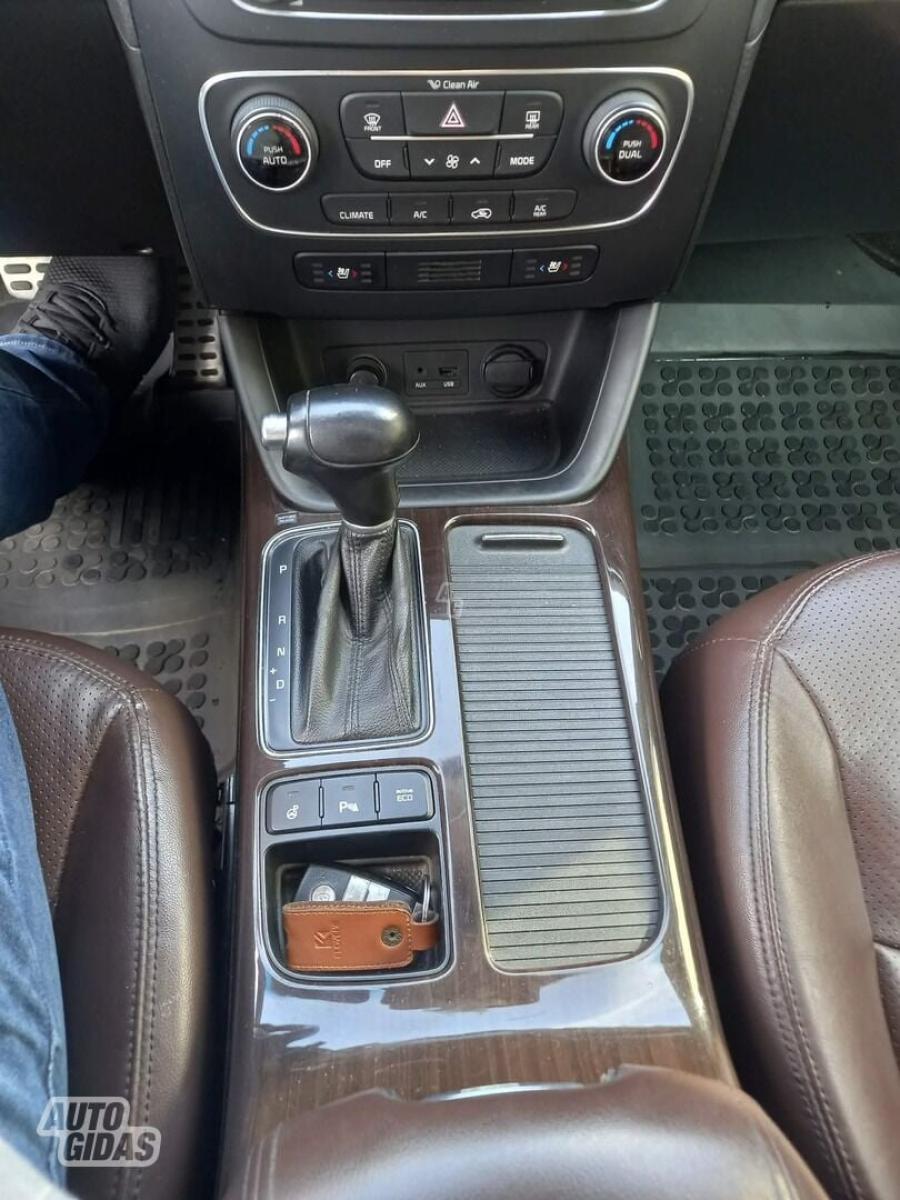 Melns Kia Sorento 2013 Panevēža, ar dzinēja tilpumu 2.20 L un nobraukumu 265 tūkst. km par 9100 €, foto 16 vietnē AUTOMOTO.COM.LV