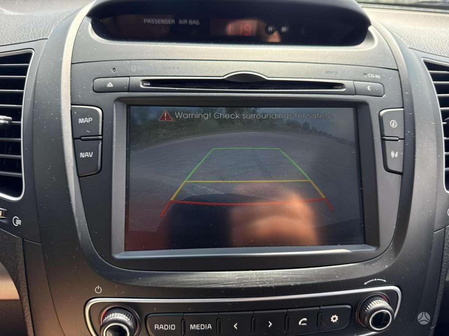 Black Kia Sorento 2013 in Marijampole, with an engine capacity of 2.20 L and mileage of 193 thousand km for 7950 €, photo 25 on AUTOMOTO.COM.LV