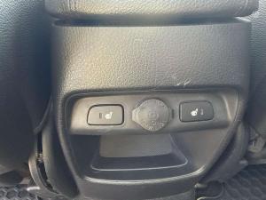 Black Kia Sorento 2013 in Marijampole, with an engine capacity of 2.20 L and mileage of 193 thousand km for 7950 €, photo 31 on AUTOMOTO.COM.LV
