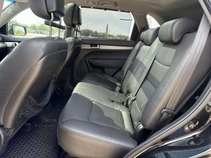 Black Kia Sorento 2013 in Marijampole, with an engine capacity of 2.20 L and mileage of 193 thousand km for 7950 €, photo 35 on AUTOMOTO.COM.LV