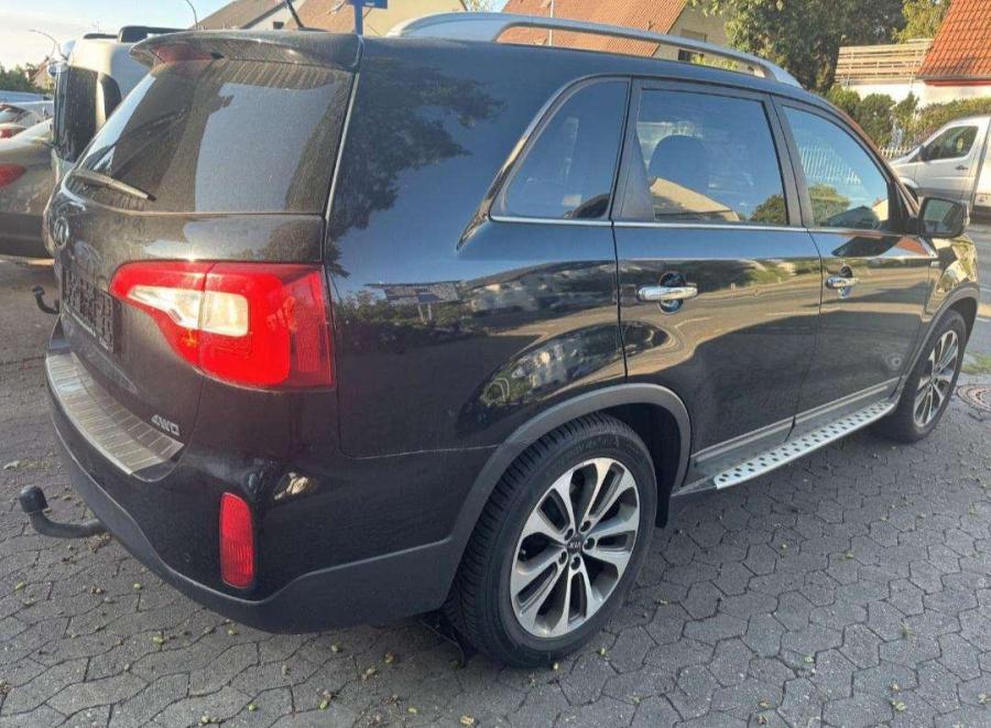 Melns Kia Sorento 2013 Vilkaviškis, ar dzinēja tilpumu 2.20 L un nobraukumu 174 tūkst. km par 8300 €, foto 3 vietnē AUTOMOTO.COM.LV