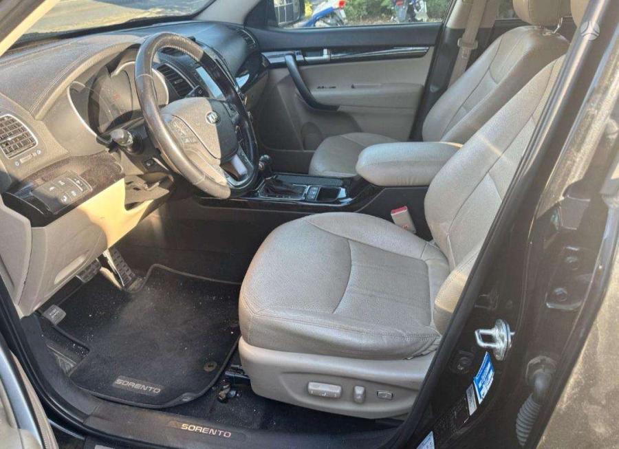 Melns Kia Sorento 2013 Vilkaviškis, ar dzinēja tilpumu 2.20 L un nobraukumu 174 tūkst. km par 8300 €, foto 8 vietnē AUTOMOTO.COM.LV